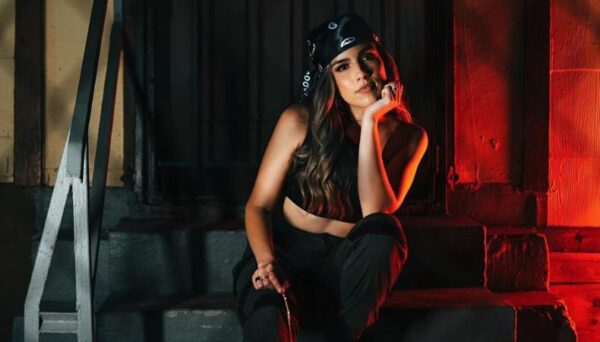 Conoce a Cáthia, la salvadoreña que ha colaborado con artistas ...
