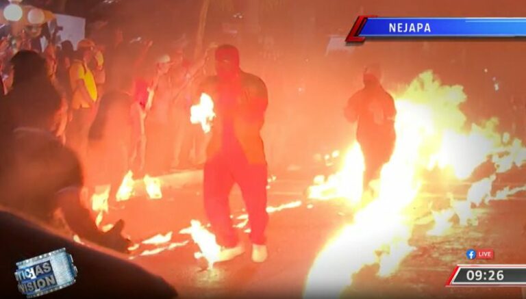 ¿Conoce el significado de la tradición "Bolas de Fuego" en Nejapa?