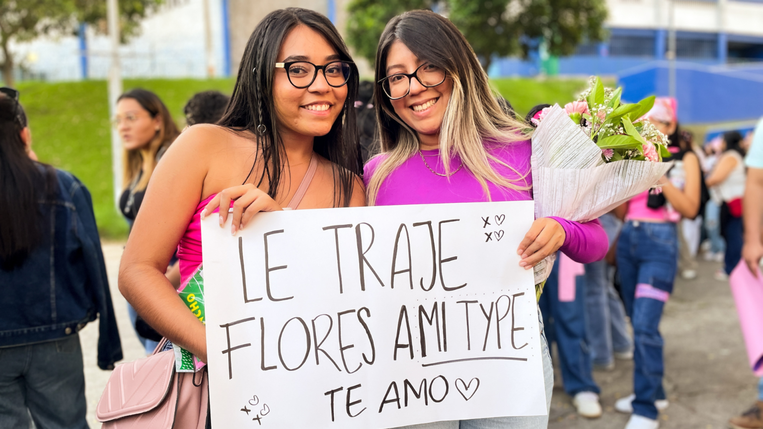 ¡Este es el ambiente en el concierto de Young Miko en El Salvador!