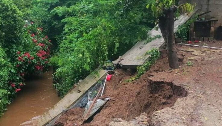 Muro de una vivienda colapsó en la colonia La Turania, en Izalco