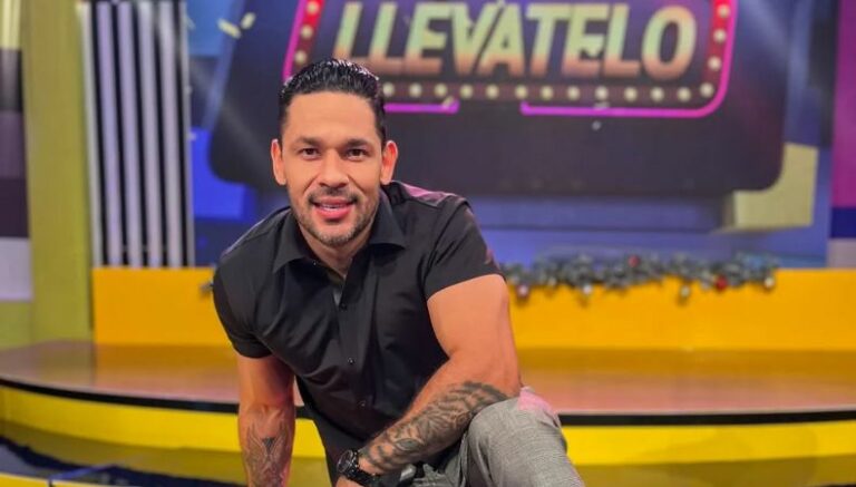 ¿Por qué comparan a Alex Carranza con "La Roca"?