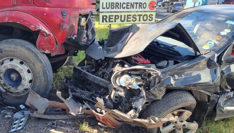 Conductor En Presunto Estado De Ebriedad Provoca Accidente